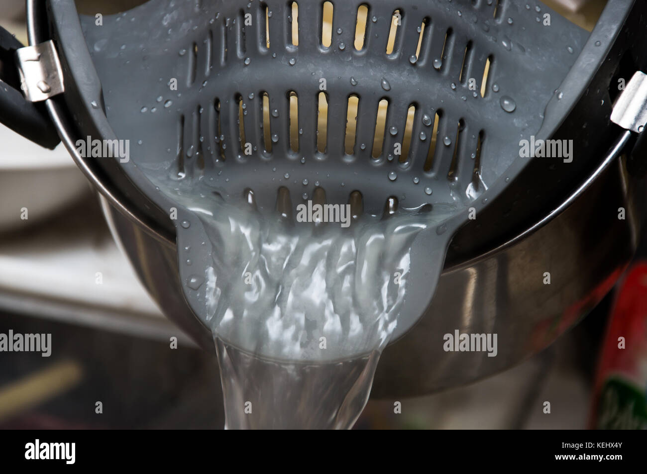 Water coming out from a pan hi-res stock photography and images - Alamy