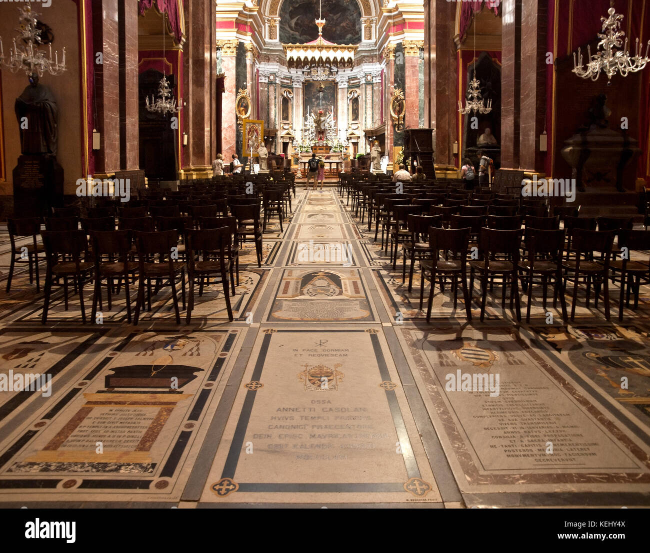 The majestic and beautiful interior of the Cathedral of St. Paul in ...