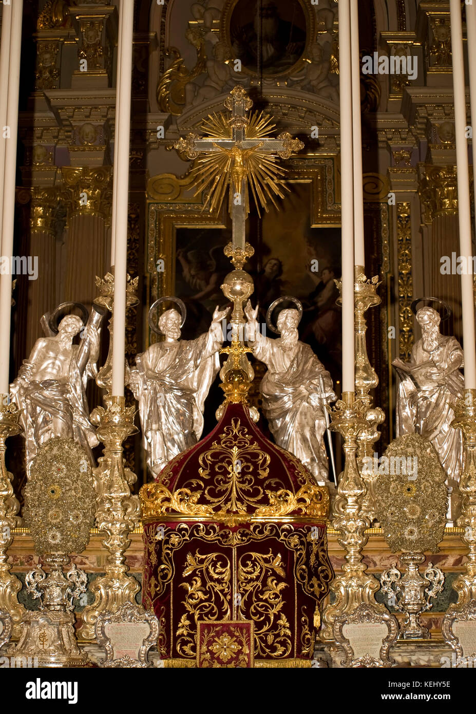 Gold adorned cathedral hi-res stock photography and images - Alamy