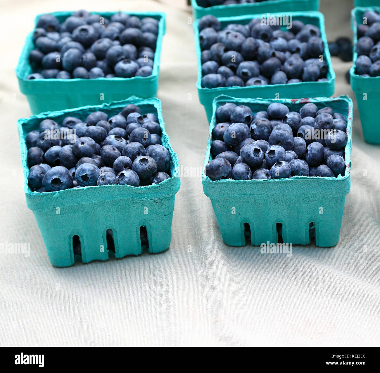 Delicious summer berries blueberries hi-res stock photography and ...