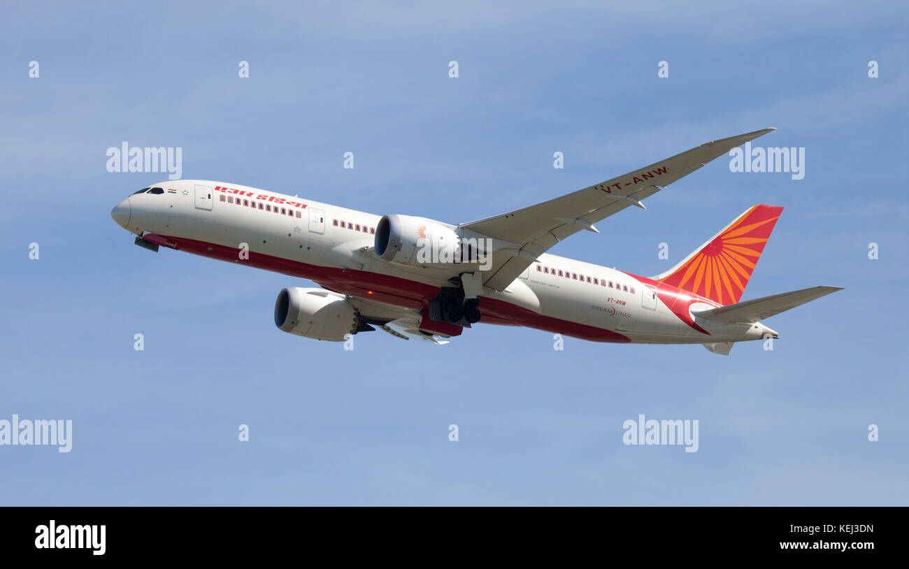Air india boeing 787 taking off hi-res stock photography and images - Alamy