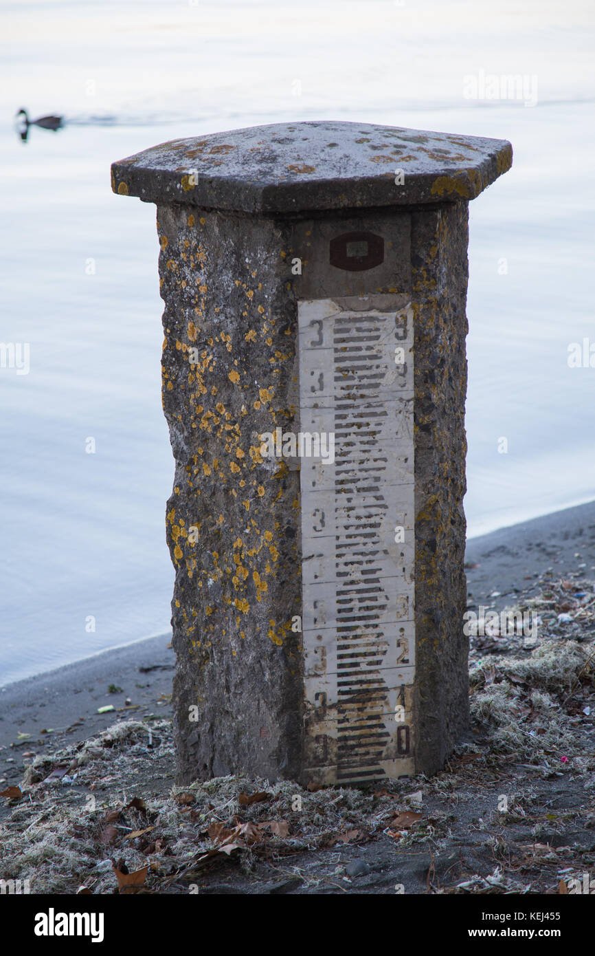 Hydrometric hi-res stock photography and images - Alamy