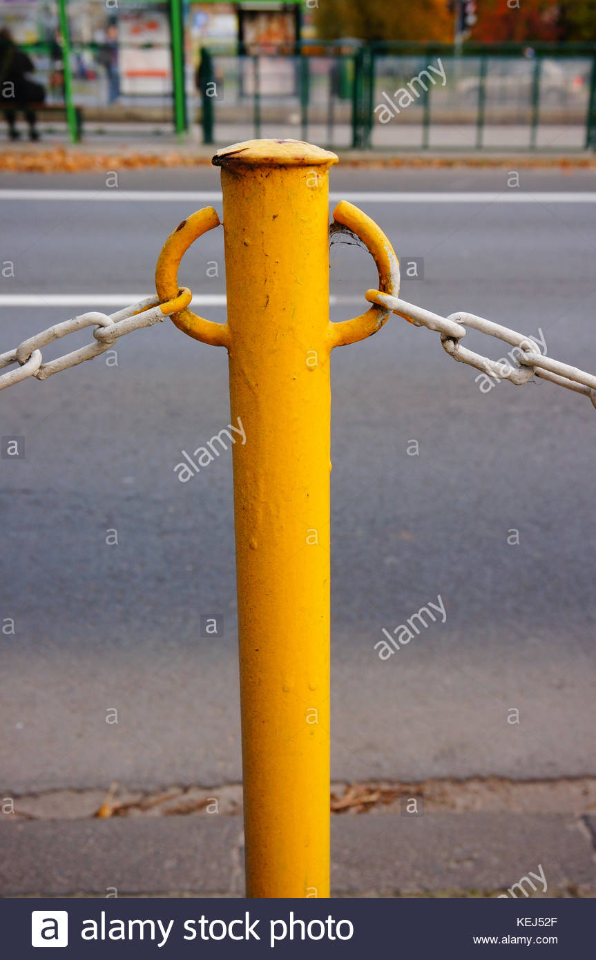 Chain Barrier Stock Photos & Chain Barrier Stock Images - Alamy