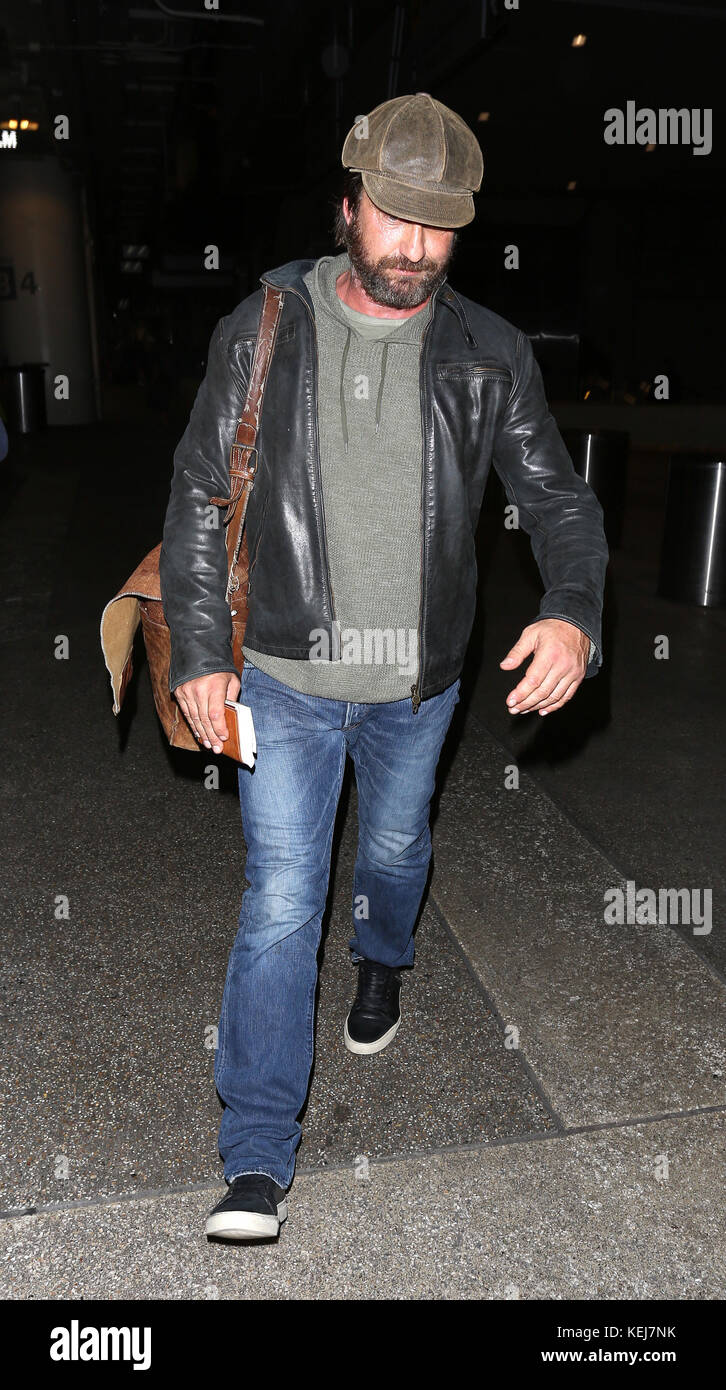 Gerard Butler arrives at Los Angeles International Airport (LAX ...