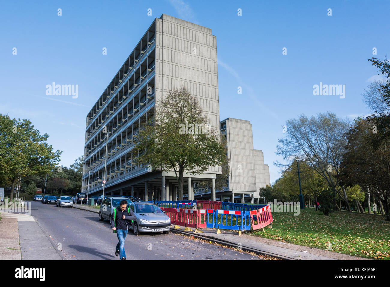 Roehampton council estate hi-res stock photography and images - Alamy