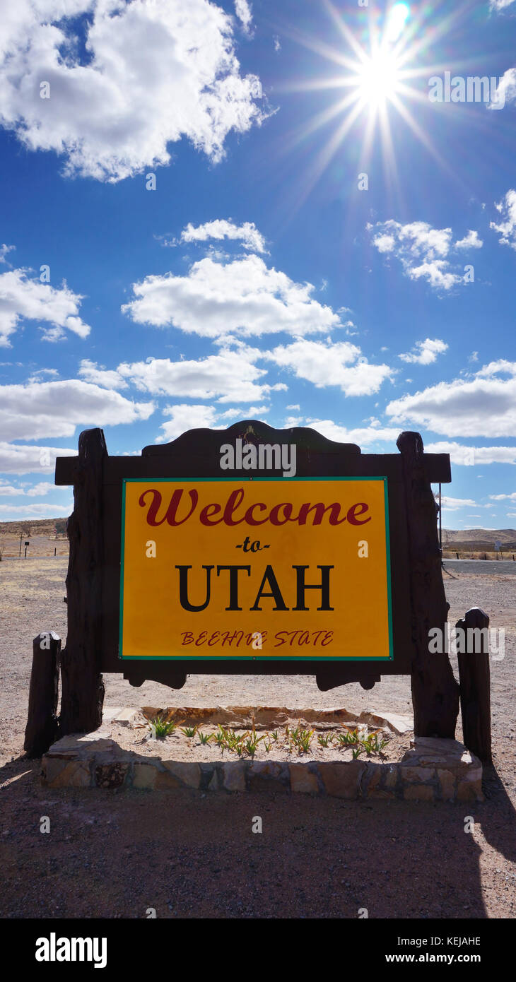 Welcome to Utah road sign with blue sky Stock Photo - Alamy