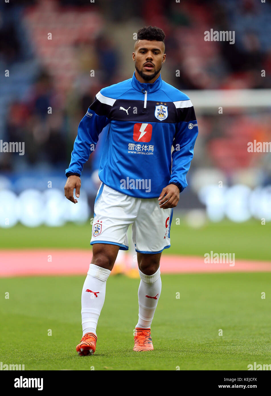 Huddersfield Town's Elias Kachunga warms up before the Premier League ...