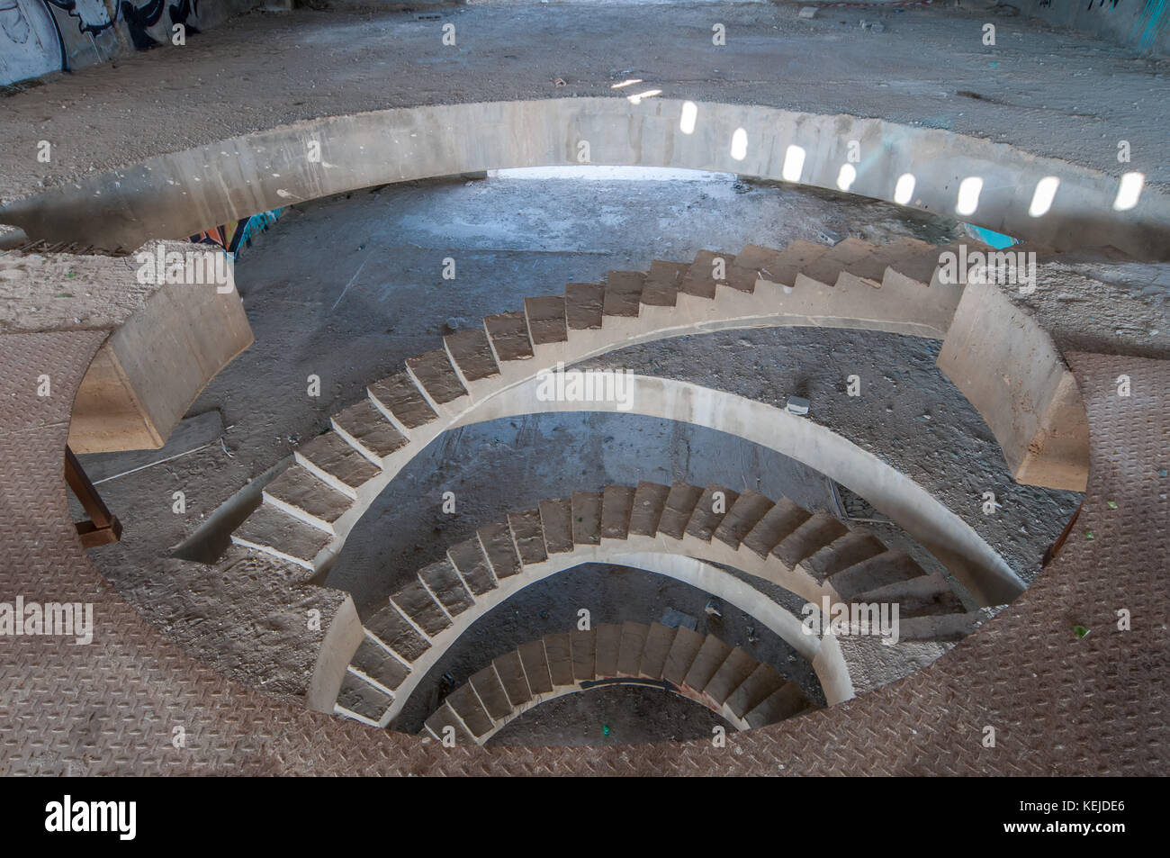 Concrete spiral staircase hi-res stock photography and images - Alamy