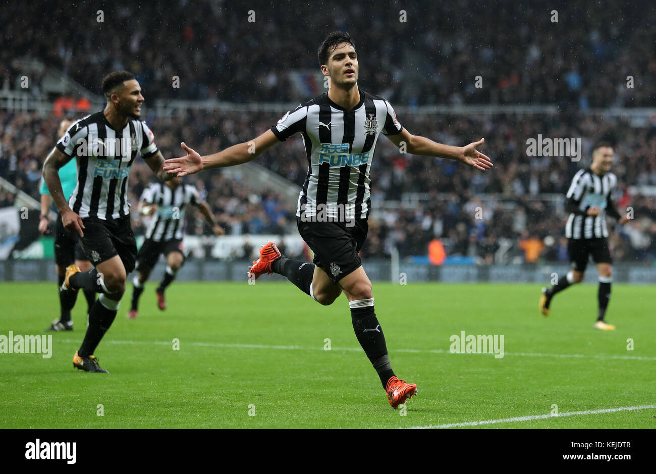 Newcastle uniteds mikel merino hi-res stock photography and images - Alamy
