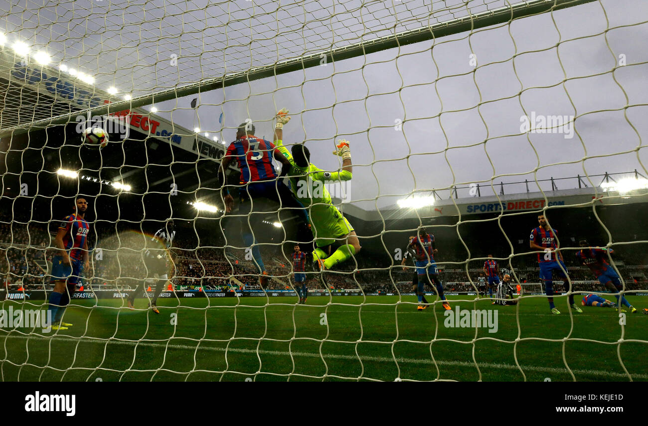 Newcastle United's Mikel Merino scores his side's first goal of the ...
