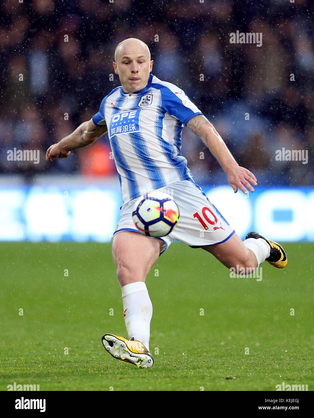 Huddersfield Town's Aaron Mooy Stock Photo - Alamy