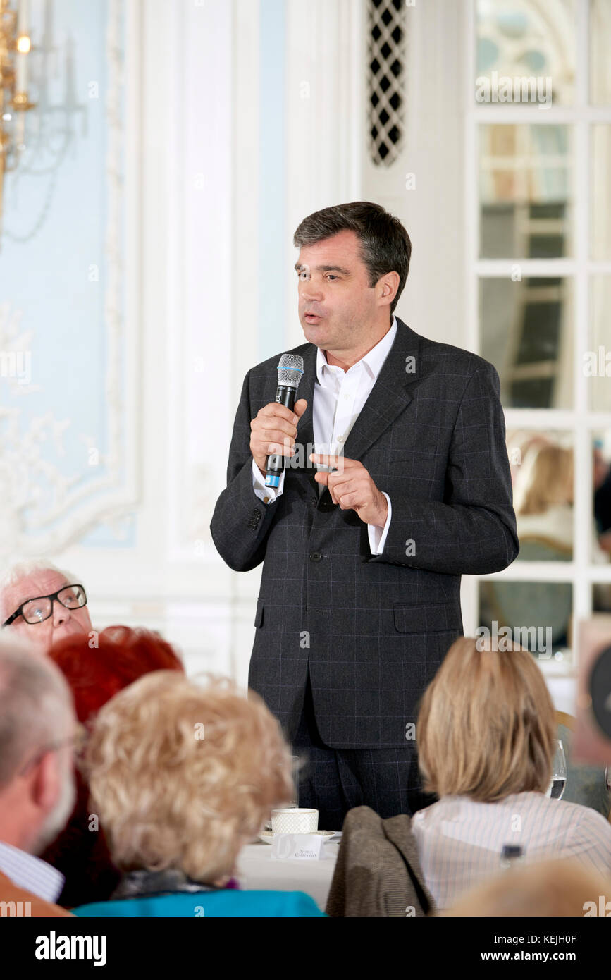 Mason mount portrait hi-res stock photography and images - Alamy