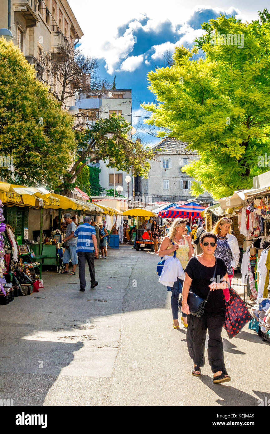 Medieval markets hi-res stock photography and images - Alamy