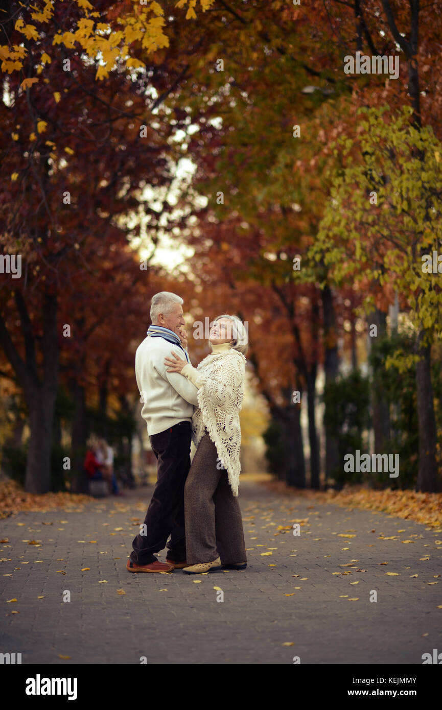 couple dancing in the park Stock Photo - Alamy