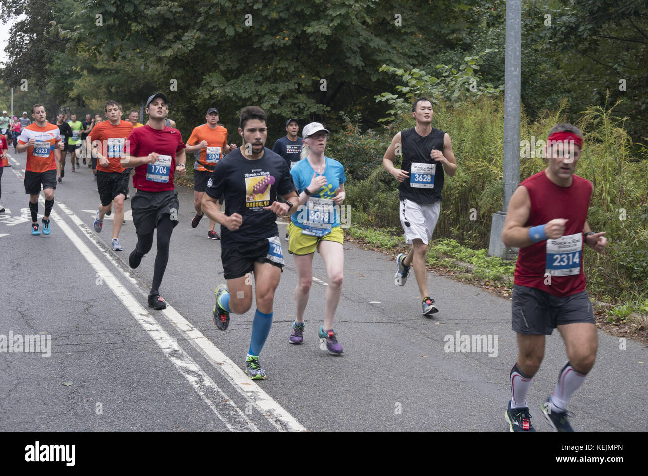 Runners push into the last uphill mile of the Rock N Roll Half Marathon ...