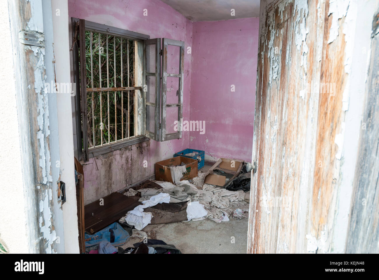 Old hospital rooms with windows hi-res stock photography and images - Alamy