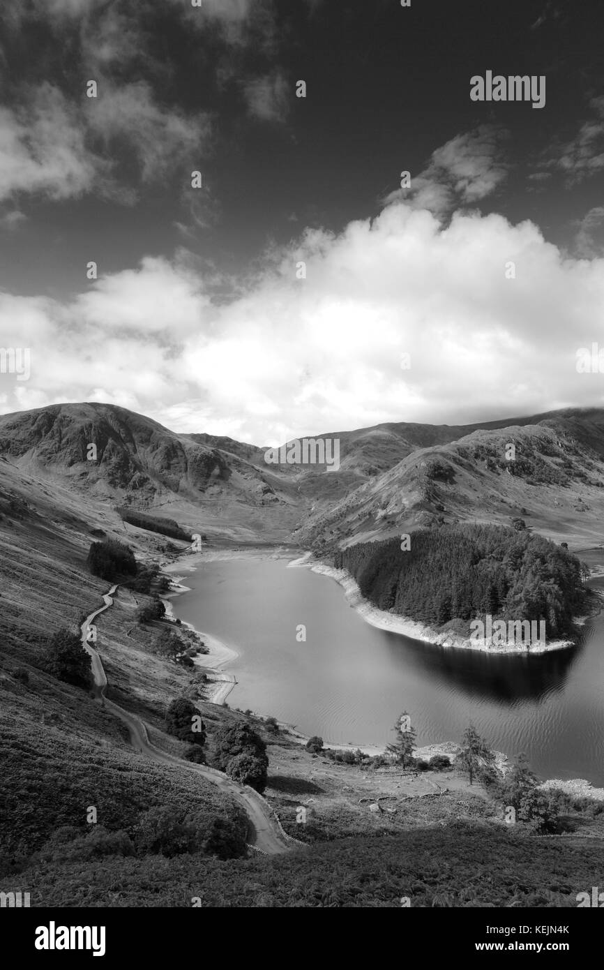 Summer view over Haweswater reservoir, Mardale valley, Lake District ...