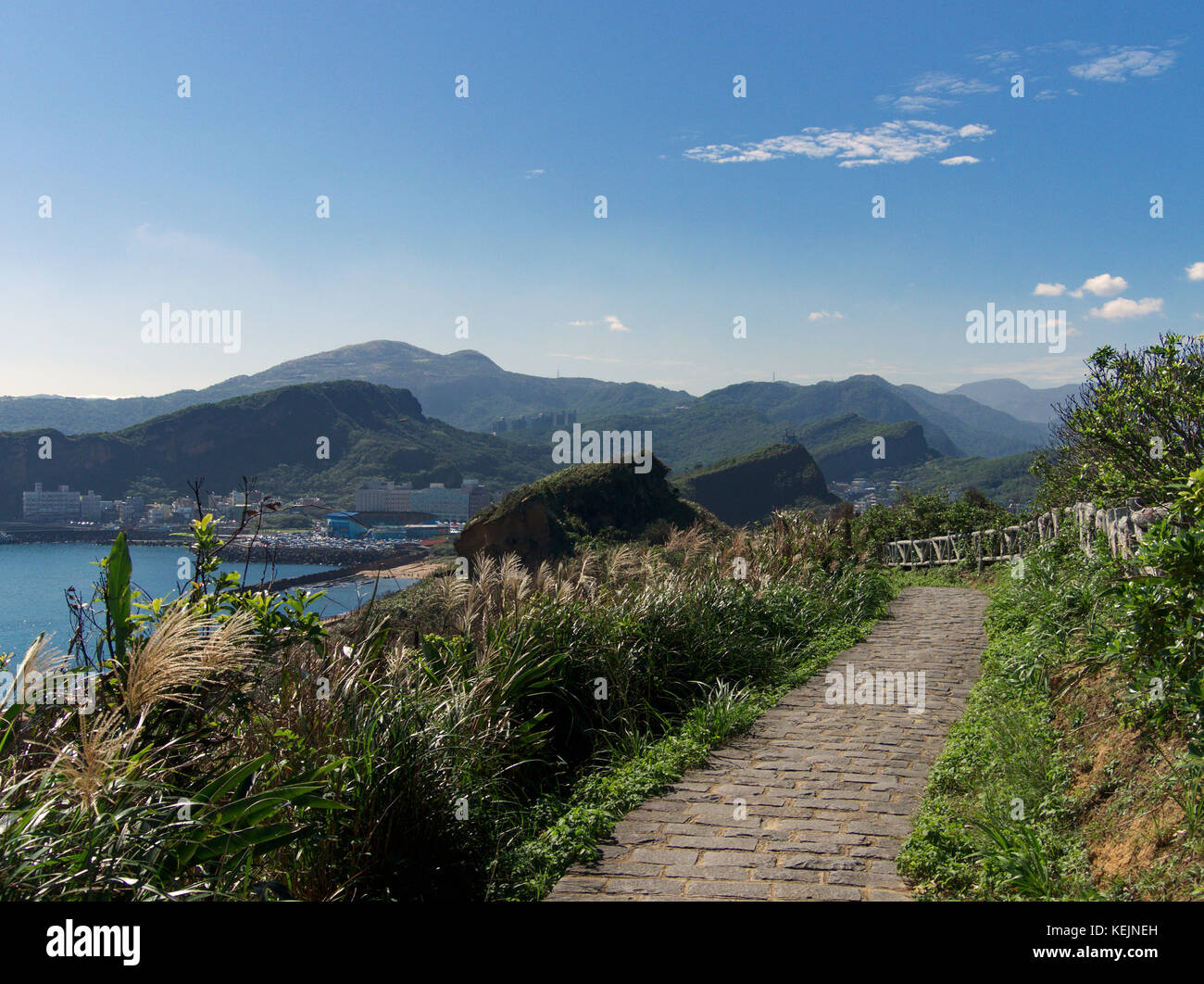 Visitor path at Yehliu Geopark, Wanli, Taiwan Stock Photo - Alamy