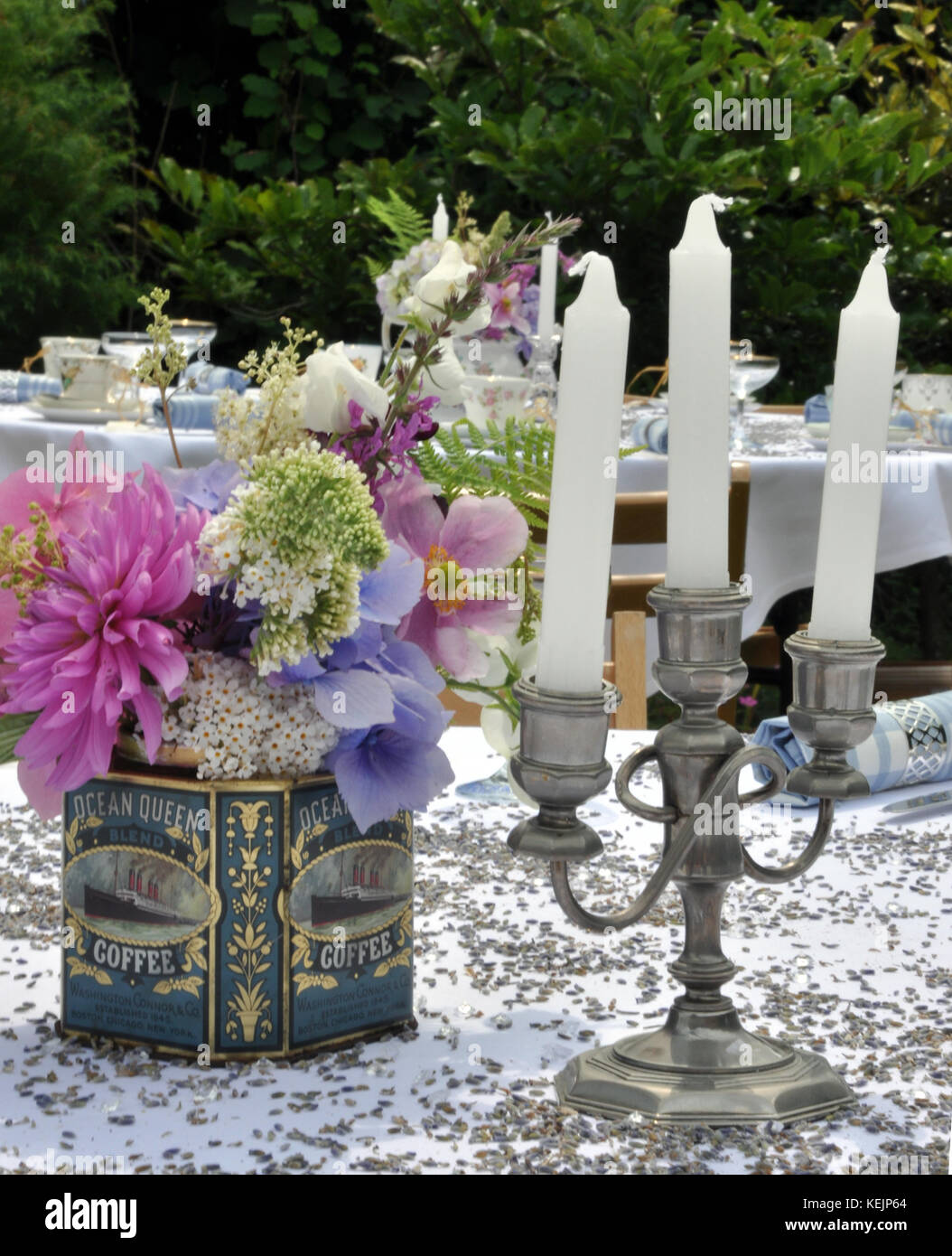 Linen bunting hi-res stock photography and images - Alamy