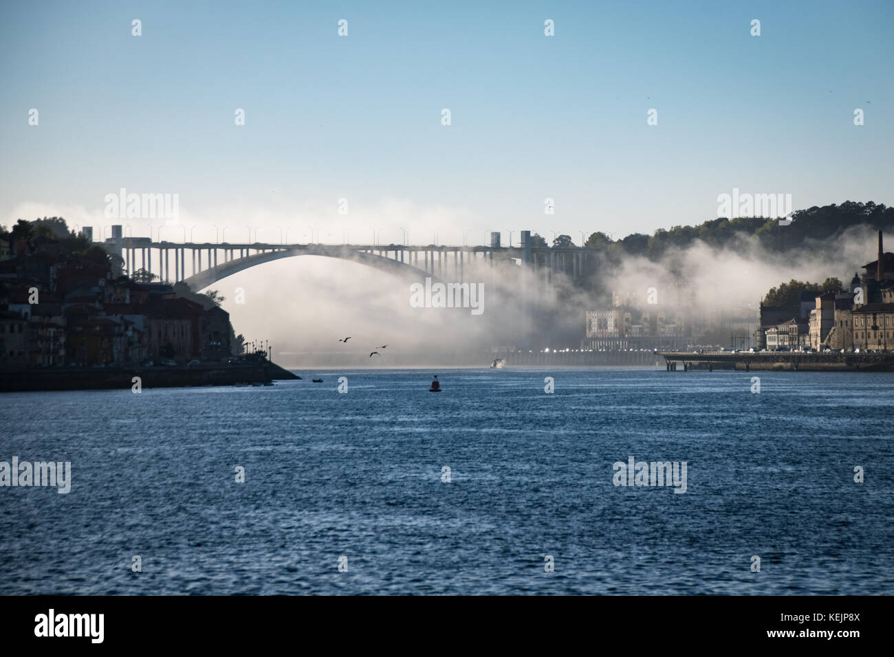 Ponte de arrabida river douro hi-res stock photography and images - Alamy