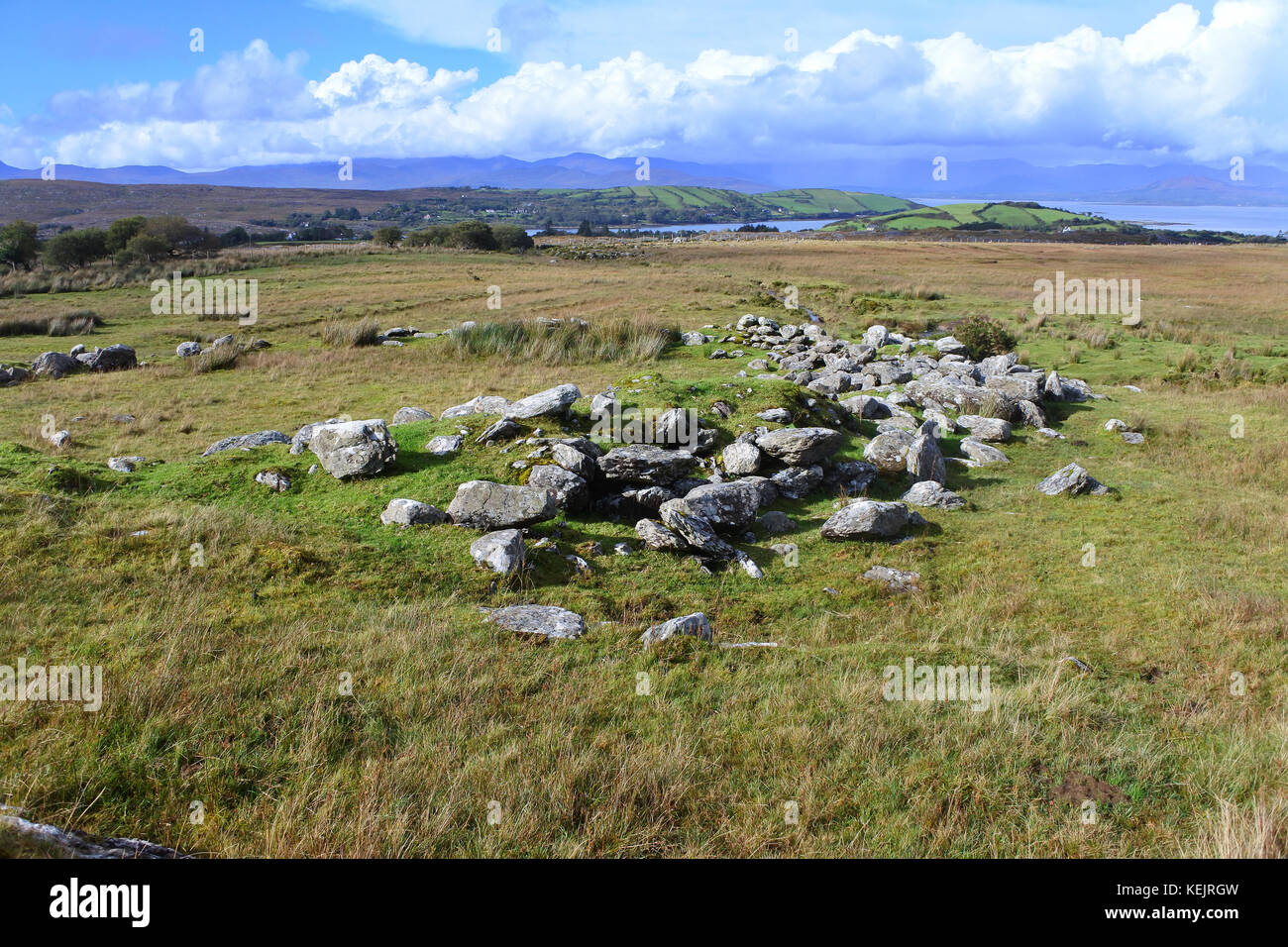 Irish folklore fairy fort hi-res stock photography and images - Alamy