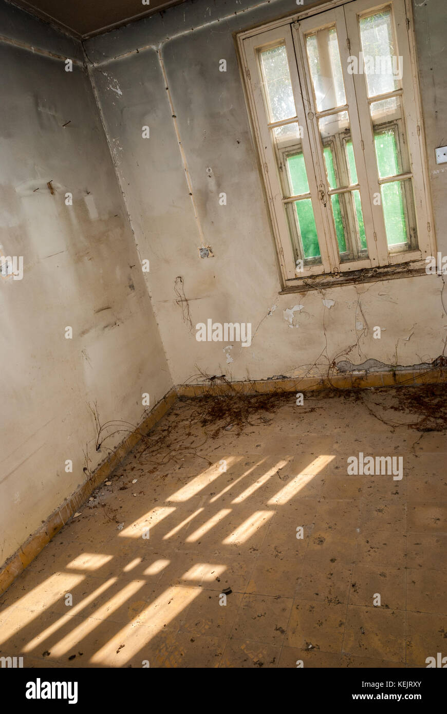 Abandoned sanatorium - hospital room Stock Photo - Alamy