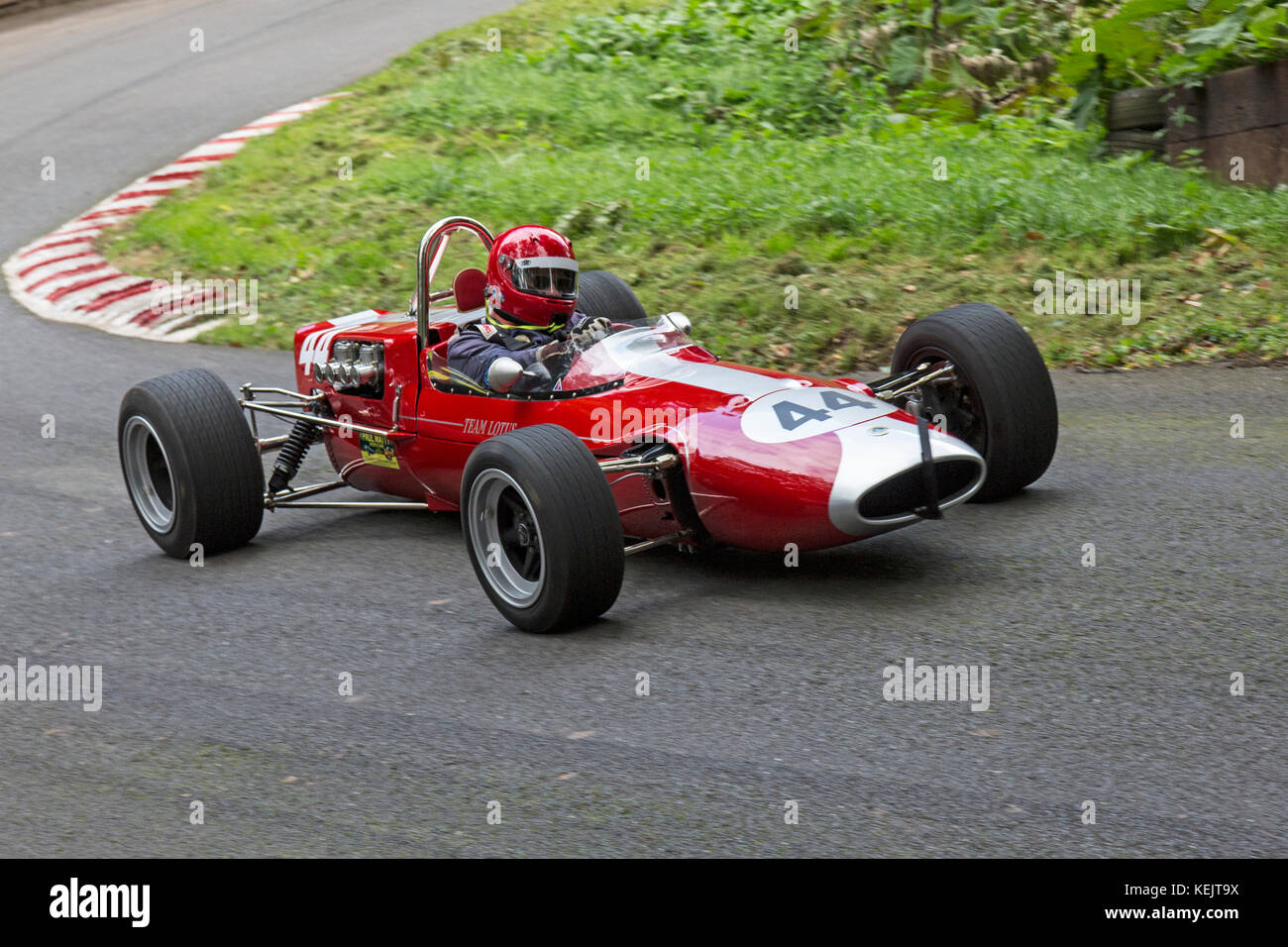 Lotus 35 F2 being driven by Malcolm Thorne at the Autumn Speed Finale ...