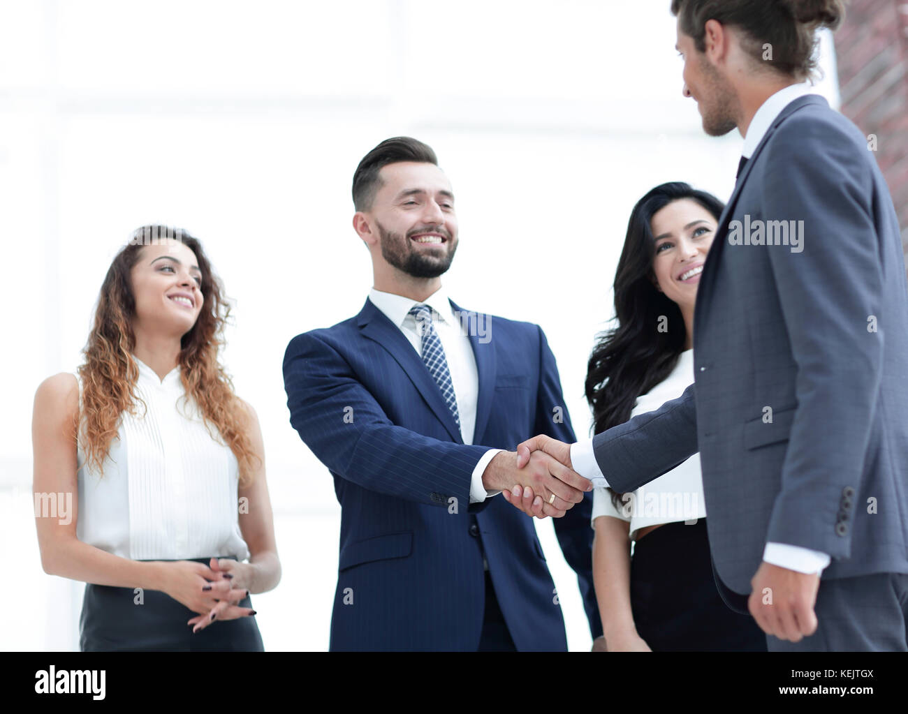 handshake business partners at a meeting Stock Photo - Alamy