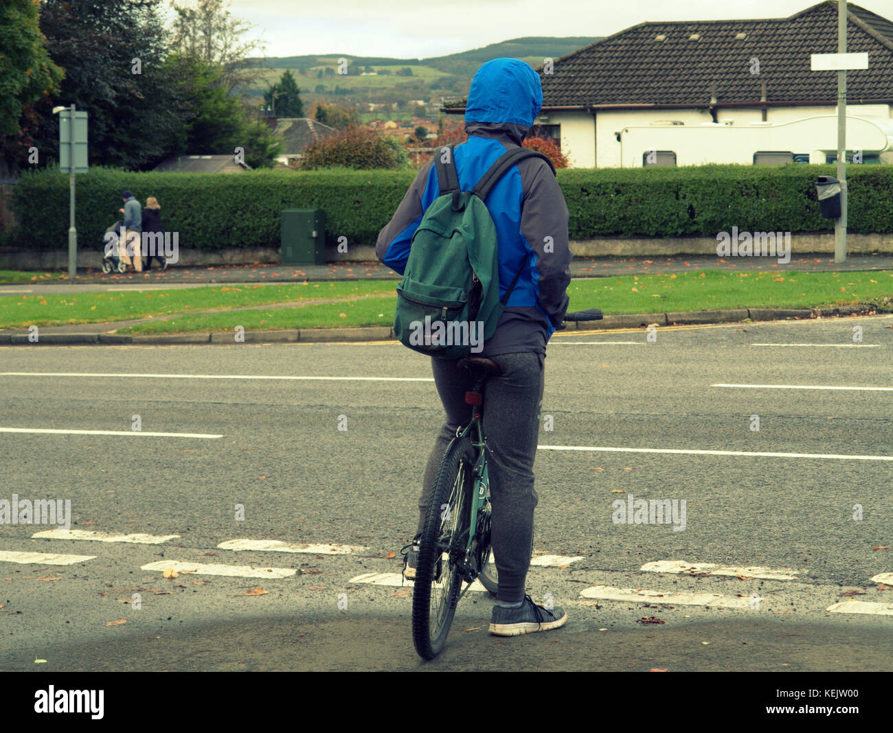 Double broken stop lines hi-res stock photography and images - Alamy