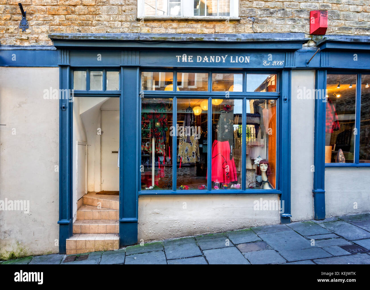 Dandy lion hi-res stock photography and images - Alamy