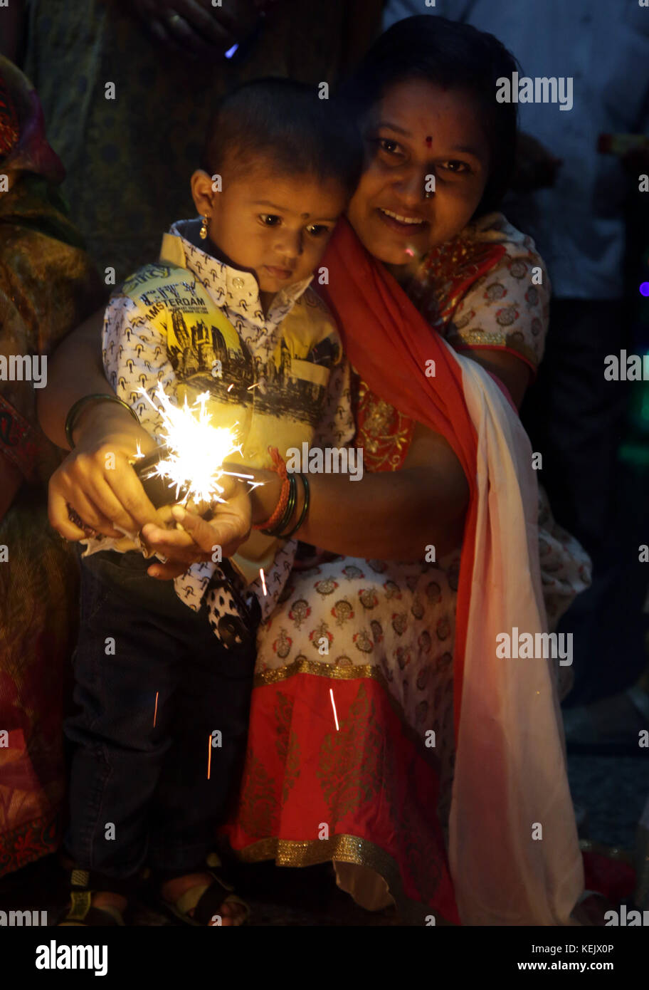 Family members of Indian Border Security Force (BSF) soldiers burn ...