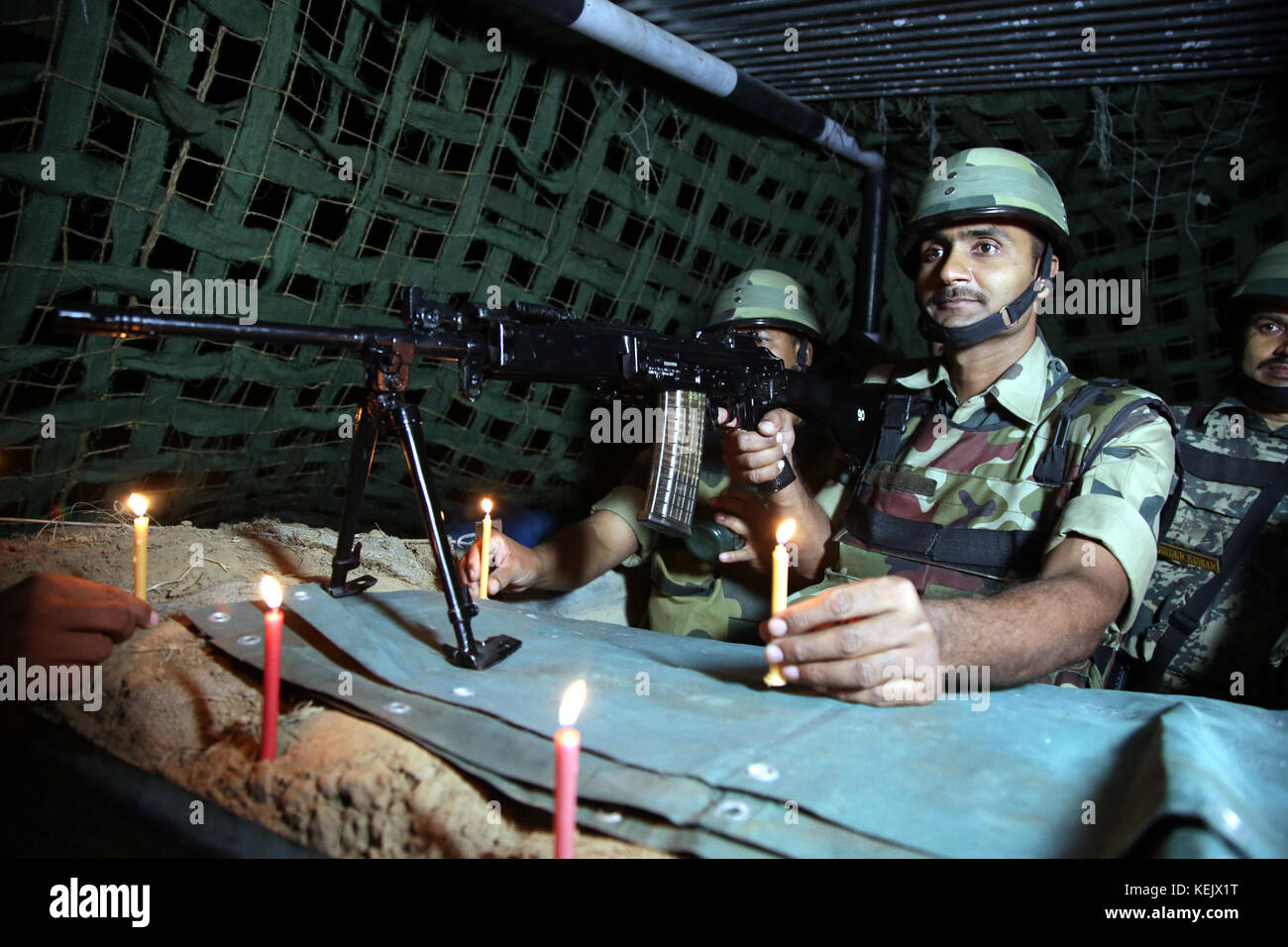 Indian army soldier on kashmir border hi-res stock photography and ...