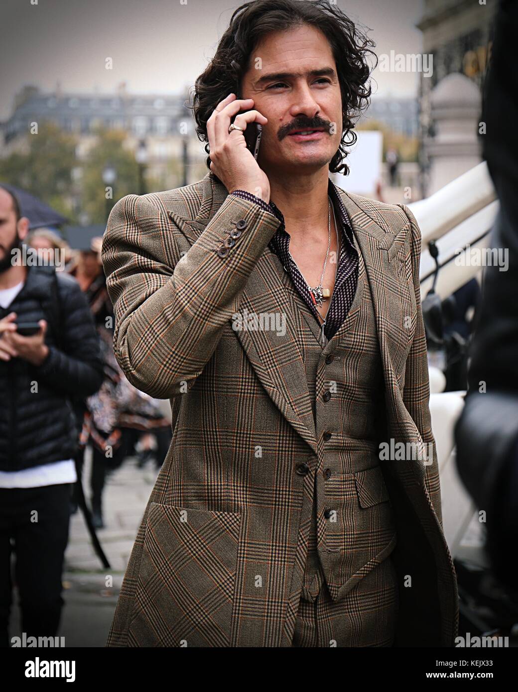 Paris, France. 01st Oct, 2017. Ben Cobb on the street during the Paris ...