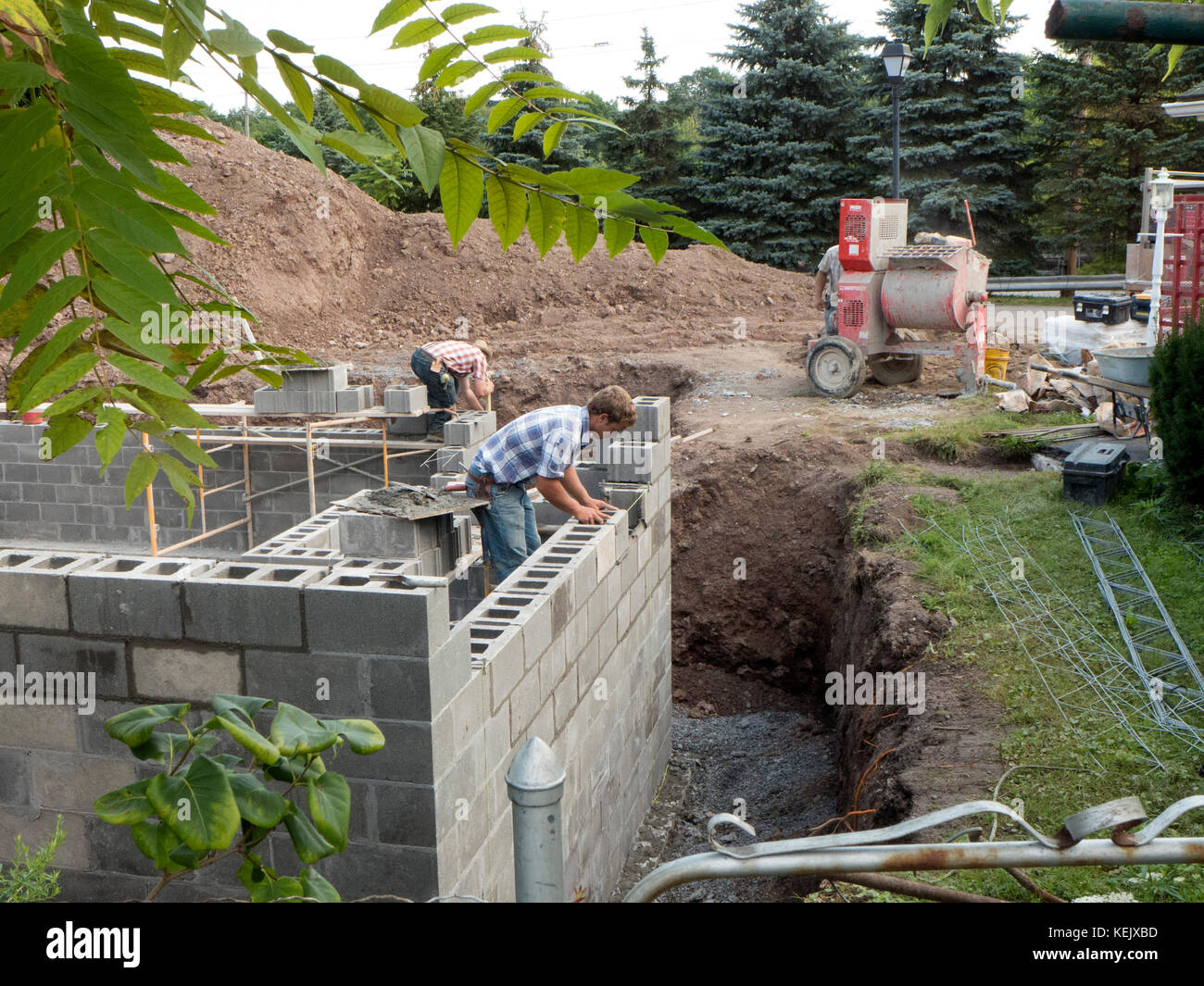 Concrete Masons High Resolution Stock Photography and Images - Alamy