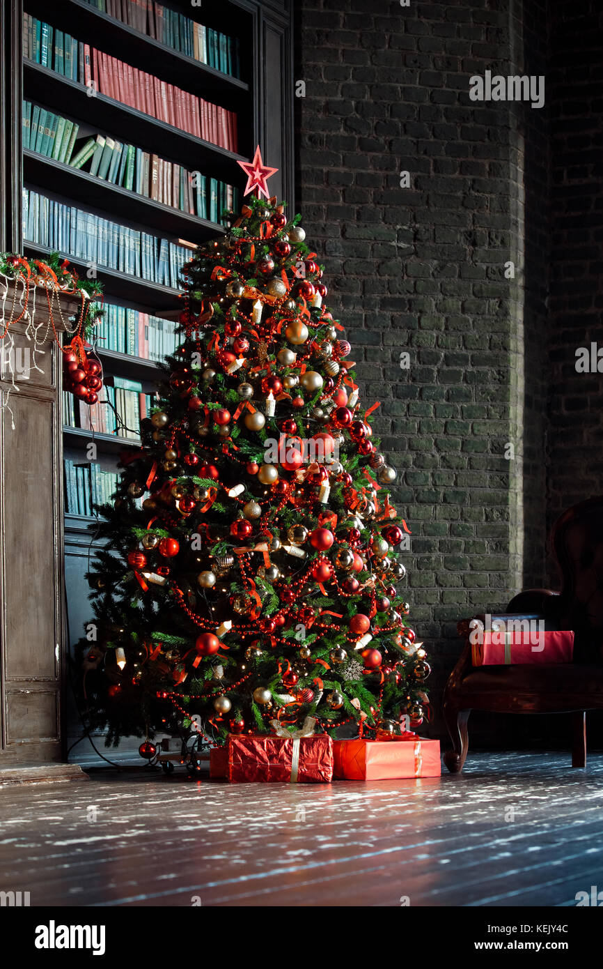 Classic christmas tree flashing hi-res stock photography and images - Alamy