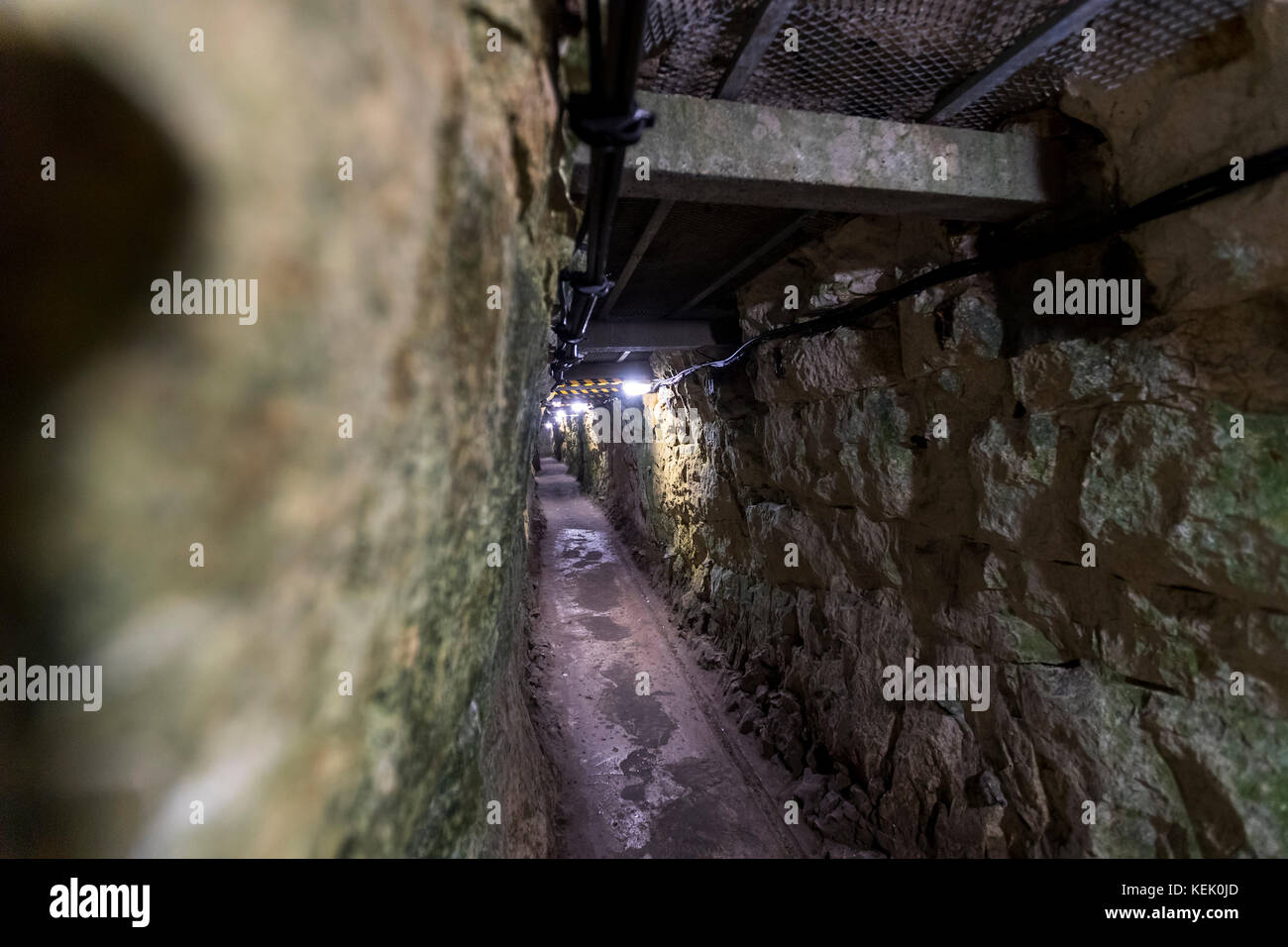 Preserved trenches, tunnels and battlefields of World War one at Vimy ...
