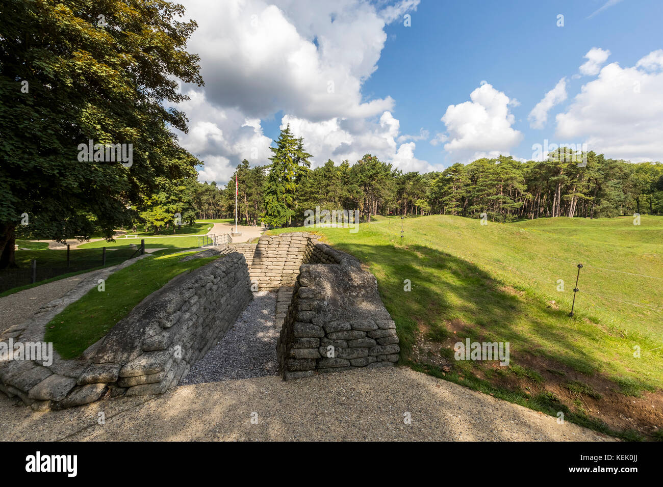Preserved trenches, tunnels and battlefields of World War one at Vimy ...
