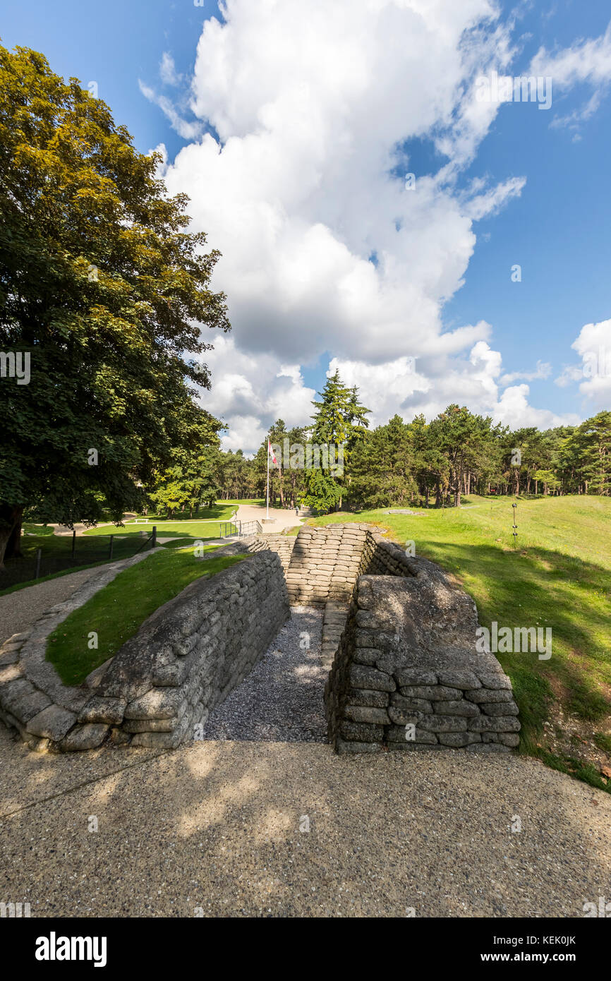Preserved trenches, tunnels and battlefields of World War one at Vimy ...
