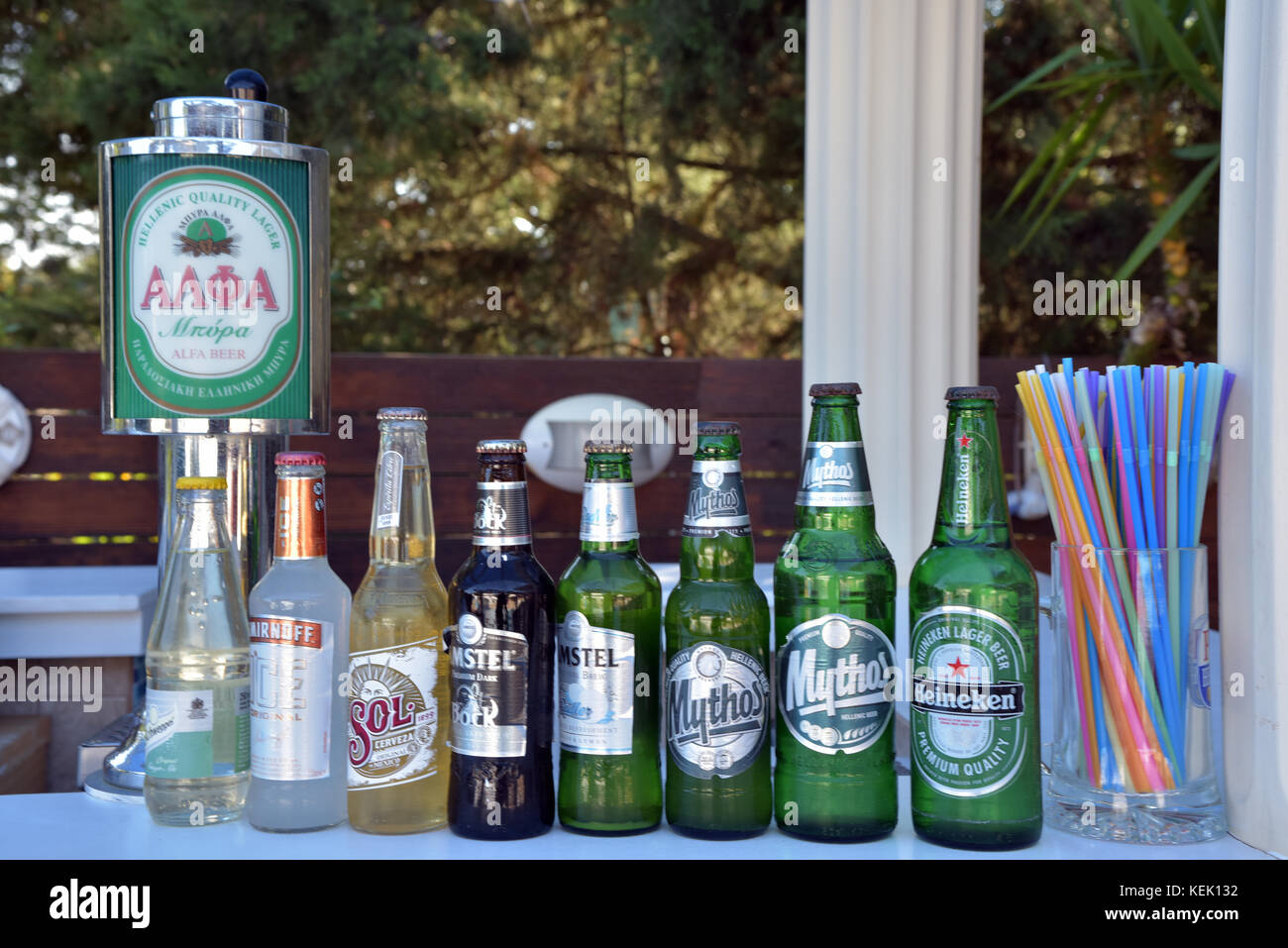 Draught bar bars hi-res stock photography and images - Alamy