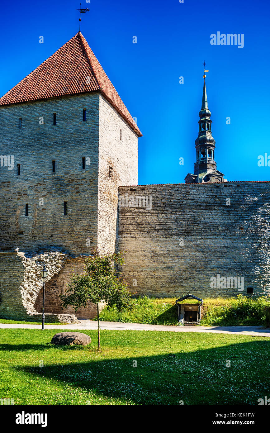 Defensive place hi-res stock photography and images - Alamy