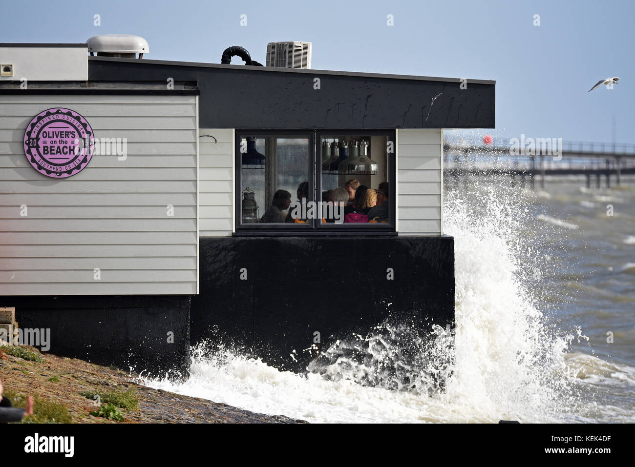 Family on beach southend on sea england hi-res stock photography and ...