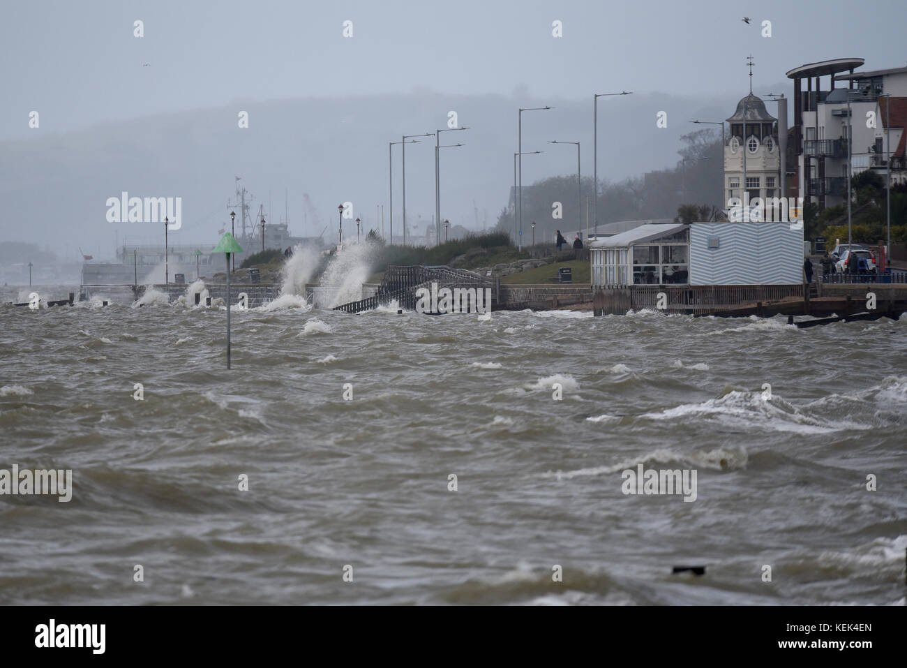 Storm causing waves hi-res stock photography and images - Alamy
