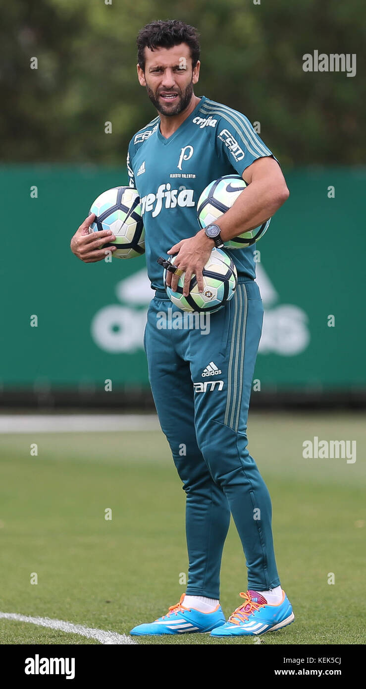 SÃO PAULO, SP - 21.10.2017: TREINO DO PALMEIRAS - The coach Alberto ...