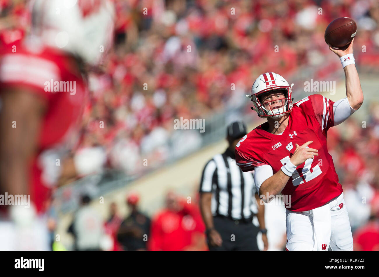 Madison, WI, USA. 21st Oct, 2017. Wisconsin Badgers quarterback Alex ...