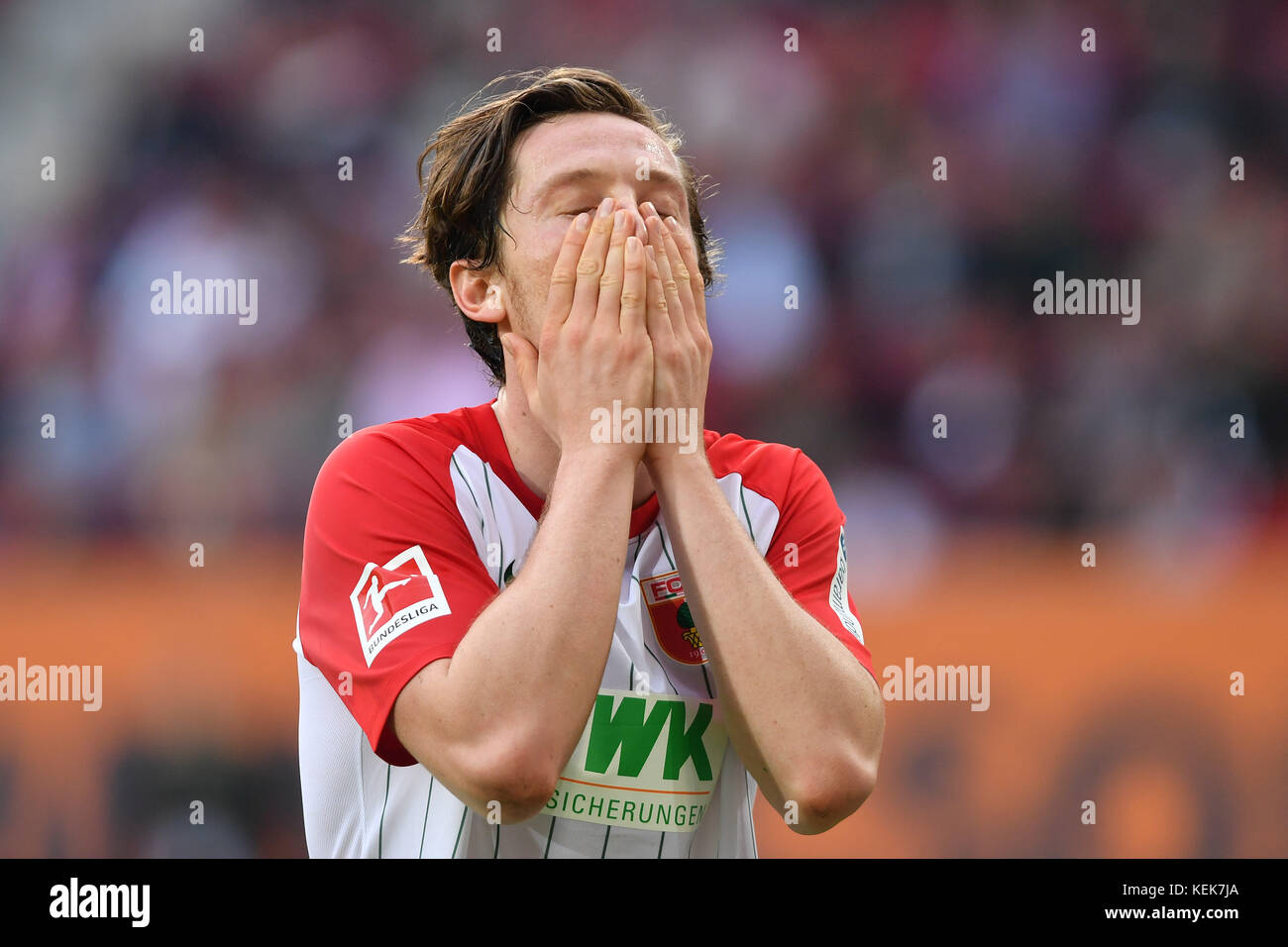 MICHAEL GREGORITSCH (FC Augsburg), Enttaeuschung, Frust, disappointed ...