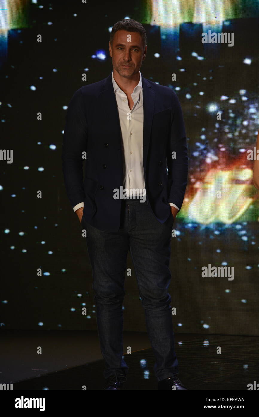 The Italian actor Raoul Bova received by the stylist Alessandra Rinaudo ...