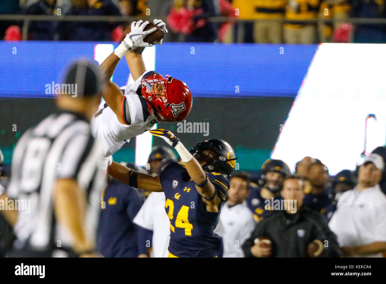 October 21, 2017 - Berkeley, California, U.S - Arizona WR Shawn ...