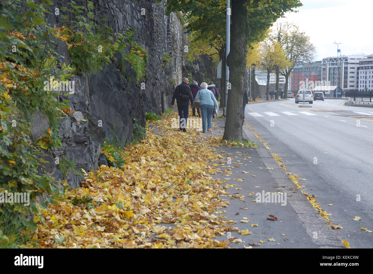 Bergen, Norway. 22nd Oct, 2017. Autumn sunshine across Bergen in Norway ...