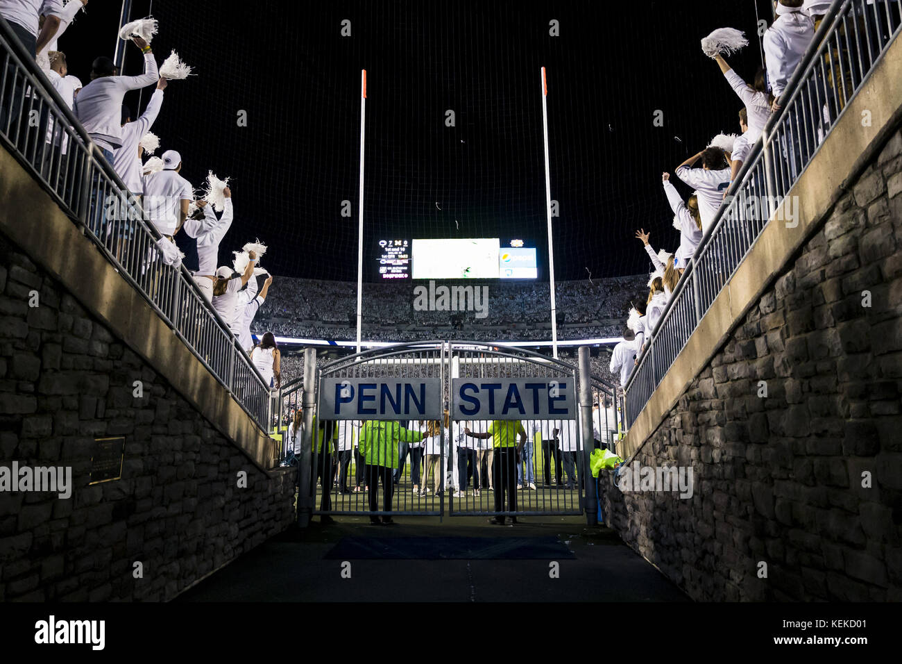 Penn state football hi-res stock photography and images - Alamy