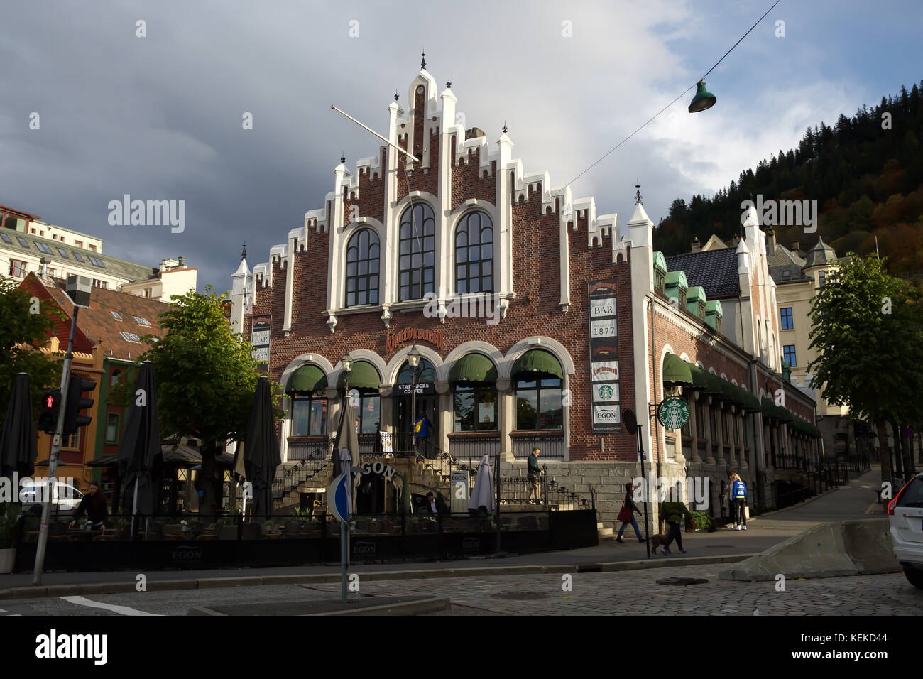 Bergen, Norway. 22nd Oct, 2017. Autumn sunshine across Bergen in Norway ...